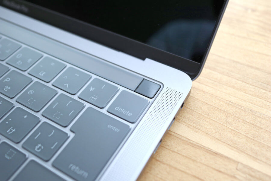 キーボードに何か詰まる前に。MacBook Proに薄くてサラサラしたキーボードカバー「moshi Clearguard MB」を使ってみた ...