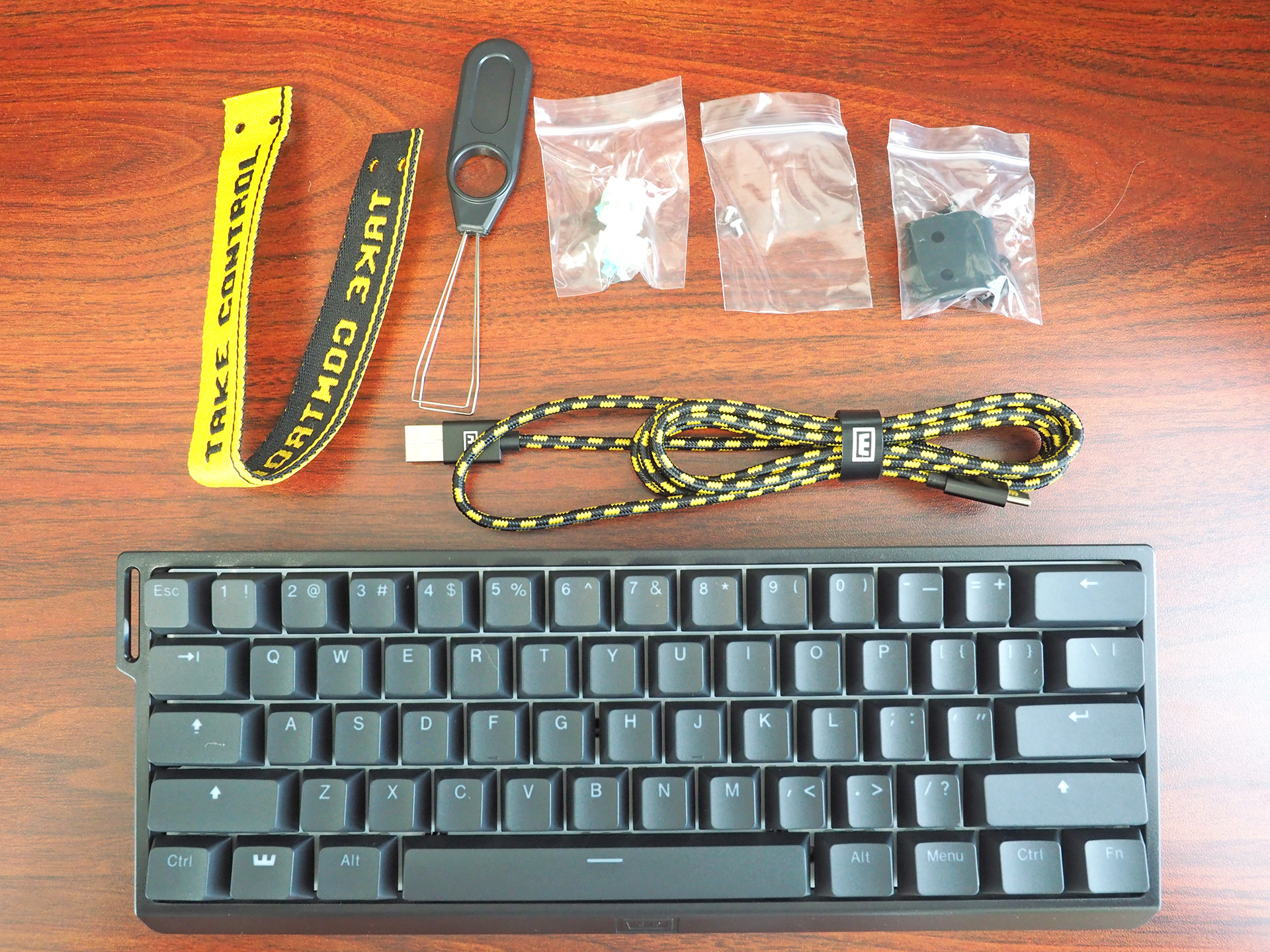 アクチュエーションポイント0.1mmから設定できる！コンパクトなアナログゲーミングキーボード「Wooting 60HE」がやってきた！ – よしあかつきのメモ帳